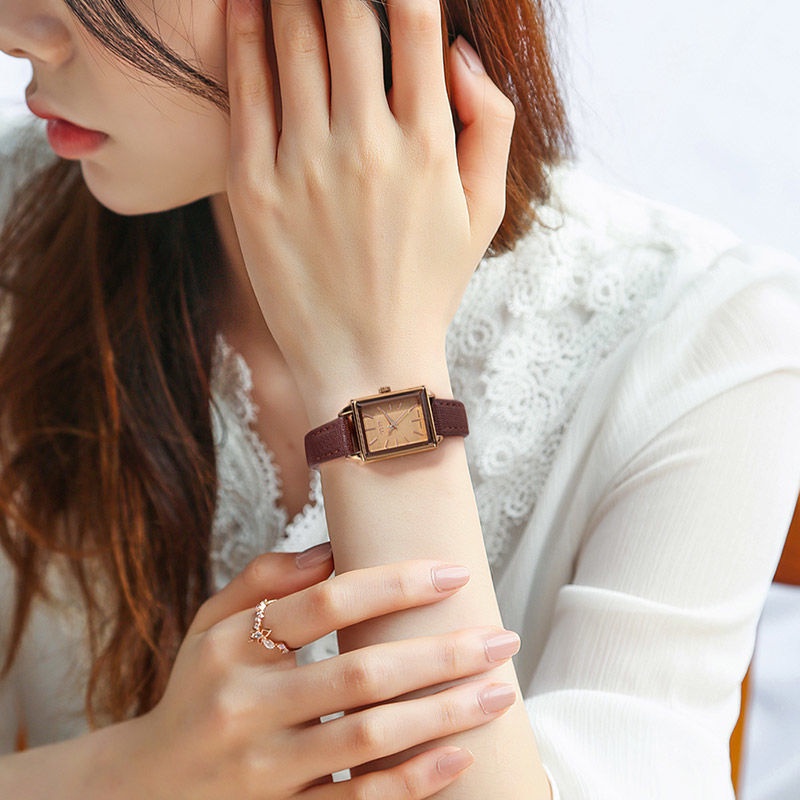 Poly time สิบอันดับนาฬิกาที่มีชื่อเสียงนาฬิกานักเรียนหญิงเวอร์ชั่น ...