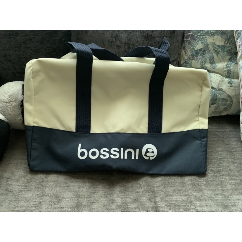กระเป๋าเสื้อผ้า bossini | Shopee Thailand