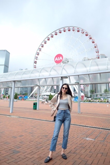 Laura blue (กางเกงยีนส์เอวสูง ทรงบอย Size L สีตามภาพแรก) ส่งต่อ 950 ...