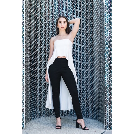 Zphere: White Zphere Top เสื้อเกาะอกสีขาว หน้าสั้นหลังยาว | Shopee Thailand