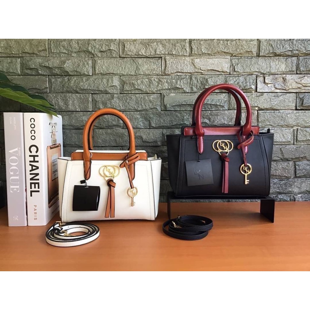 LYN CROSSBODY BAG Code:B7D080963 แบรนด์แท้ 100% งาน Outlet - talooktuktuk - ThaiPick