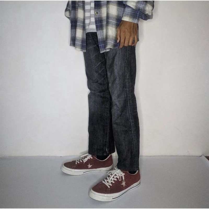 Uniqlo กางเกงยีน ฟอกสีดํา ตัวที่สอง - zidan_fathur.th - ThaiPick