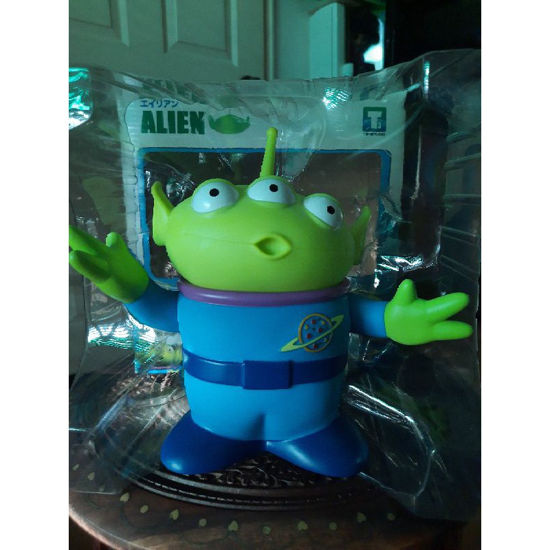 Little Greenman Alien -T3 Studio - anocha_choosanguan - ThaiPick