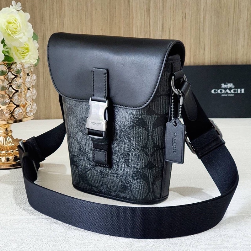 หายากมี1 COACH C3134 Track Small Flap Crossbody In Signature Canvas c ...