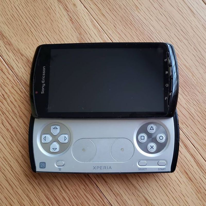 เครื่องเล่น Sony Ericsson Play - jagatrayacelluler24.th - ThaiPick