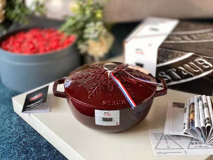 GermanstaubEnameled Cast-Iron Cookware Embossed Snowflake ...