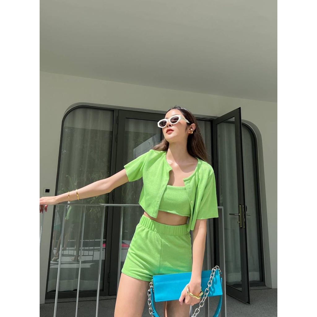 Mutedtone - Wingky set เซ็ต 3 ชิ้น สายเดี่ยว เสื้อคลุมกางเกงขาสั้นเทกเจ ...