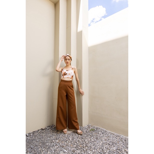 Rockcandy Marlyn เสื้อพิมพ์ลายดอกไม่ซ้ำเเน่นอน รุ่นนี้มาน้อยนะคะต้องรีบใส่ตระกล้าเเล้ว ...