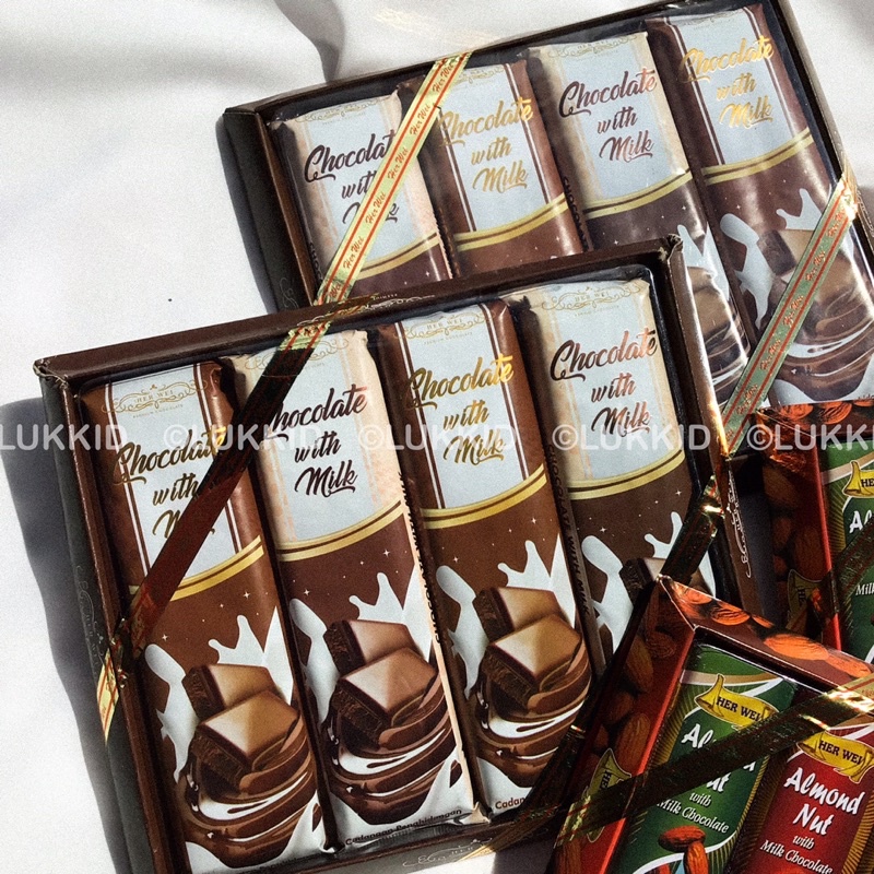 HER WEI Almond with Milk Chocolate Chocolate with Milk ช็อกโกแลตนมผสมอ ...