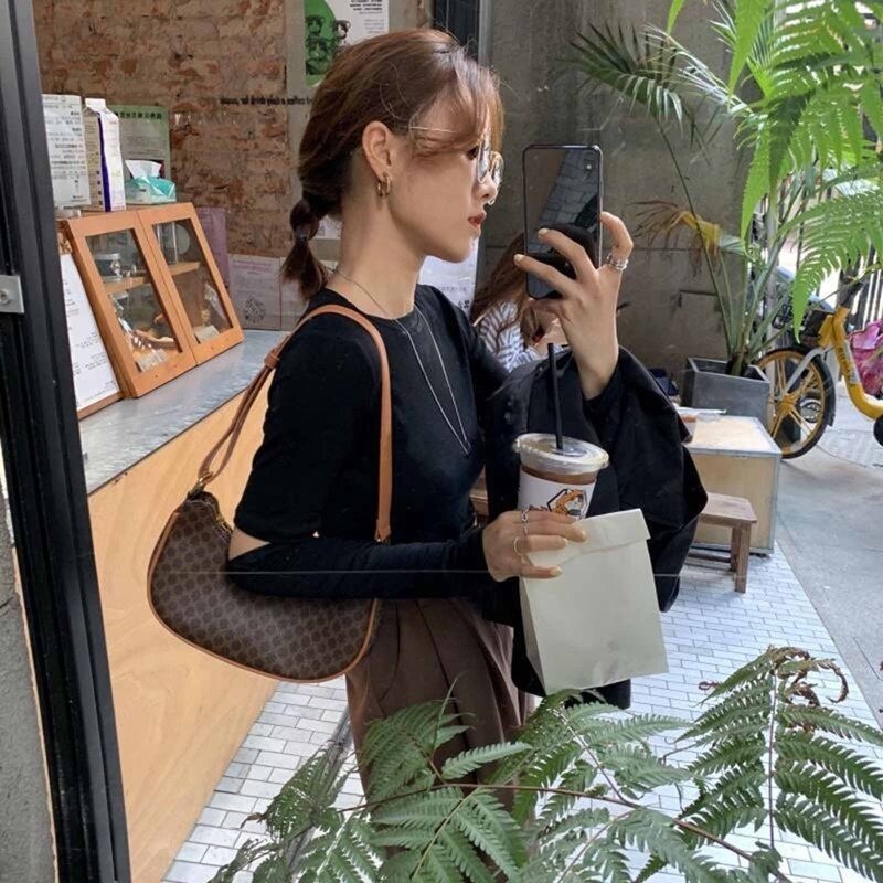 【Coco-mall】COD จัดส่งภายใน 2 วัน lisa สไตล์เดียวกัน PU ถุงใต้วงแขน กระเป๋าถือ กระเป๋าสะพายไหล่ ...