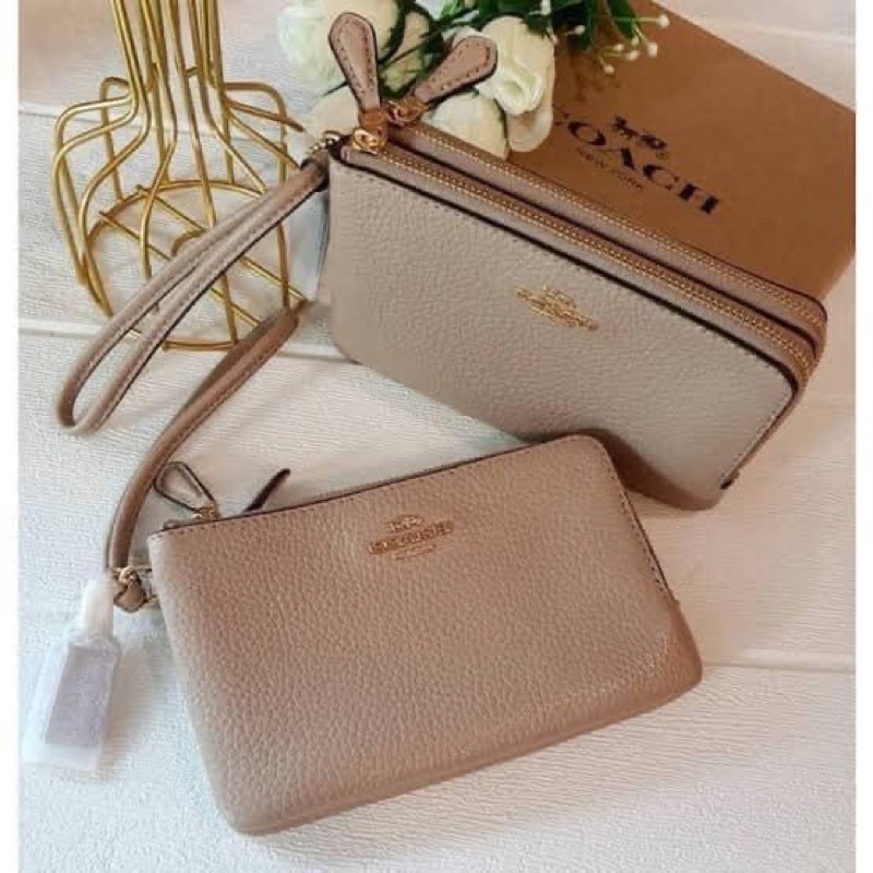 พร้อมส่ง แท้ New Coach คล้องมือ 2 ซิป S DOUBLE CORNER ZIP WRISTLET ...