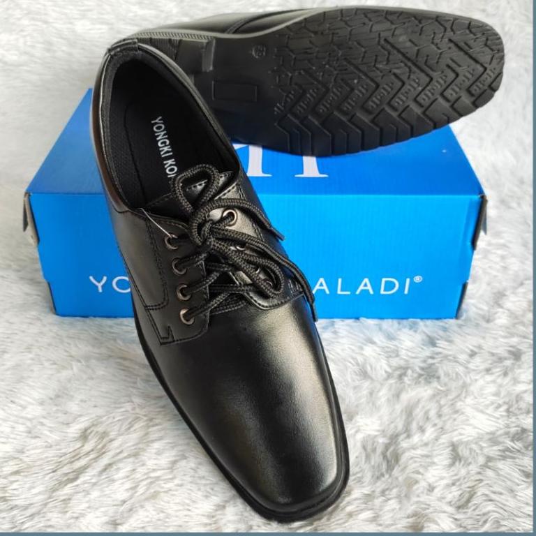 ราคาจัดส่งฟรี. รองเท้า Yongki KOMALADI FANTOFEL รองเท้าทางการ สําหรับ ...