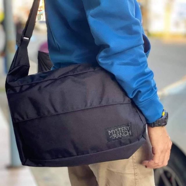 MYSTERY RANCH INDIE SHOULDER BAG. กระเป๋าที่เป็นซีรีย์ Mountain ...