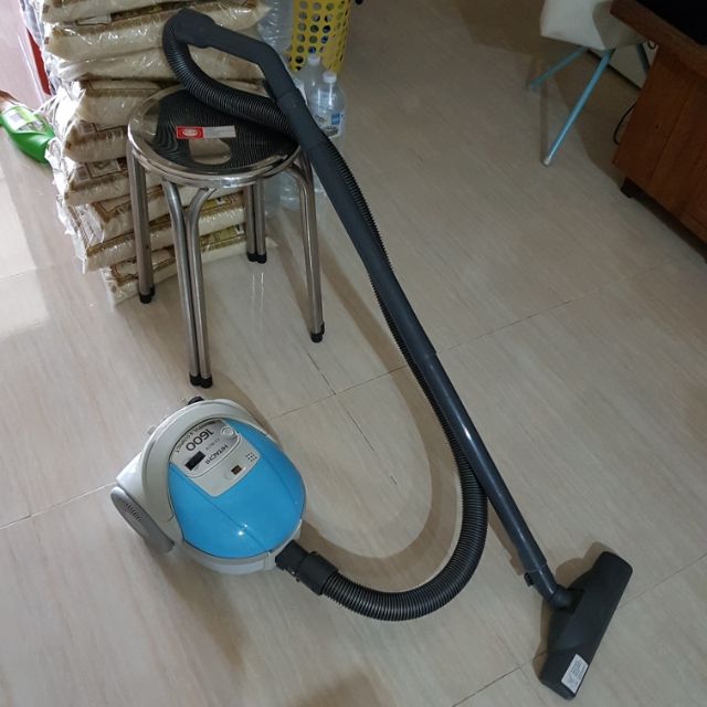 HITACHI เครื่องดูดฝุ่นแบบถัง 1600 วัตต์ รุ่น CV930F CV-930F THAIMART ...