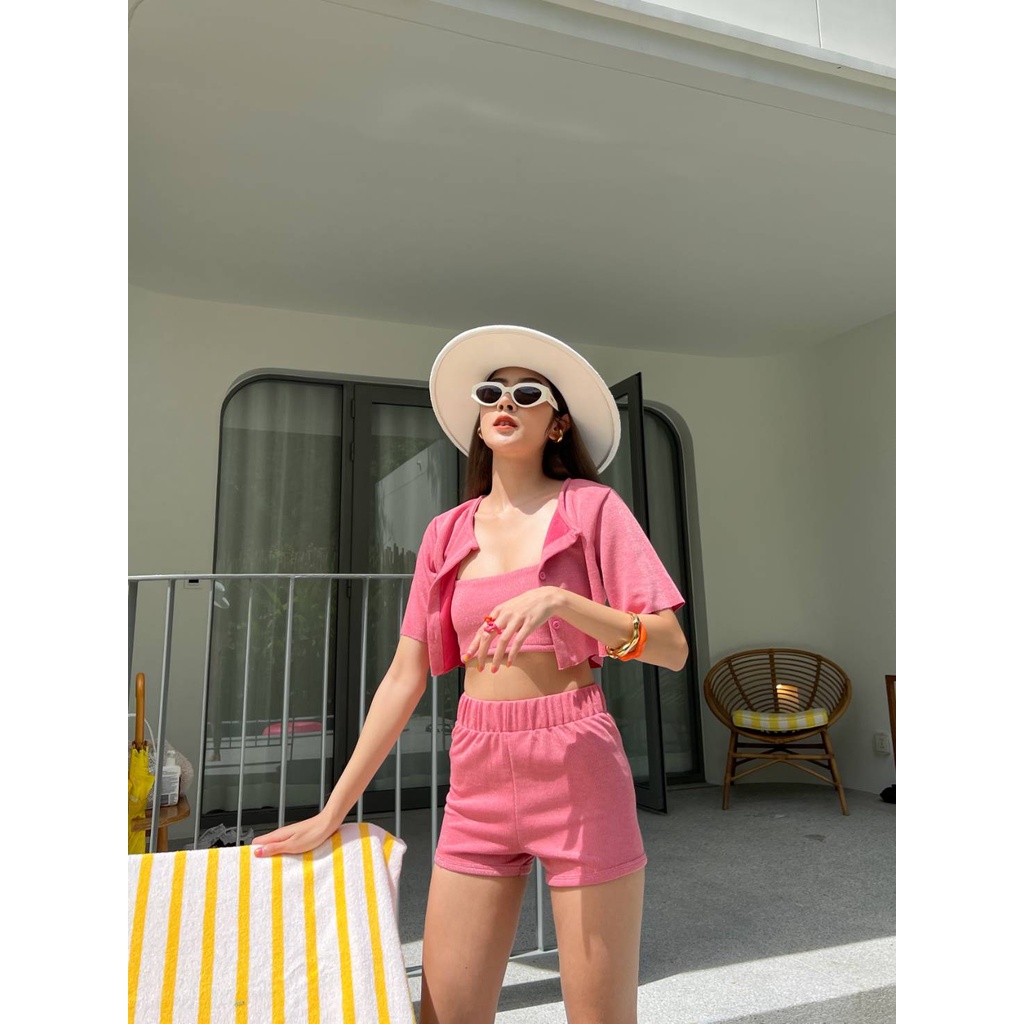 Mutedtone - Wingky set เซ็ต 3 ชิ้น สายเดี่ยว เสื้อคลุมกางเกงขาสั้นเทกเจ ...