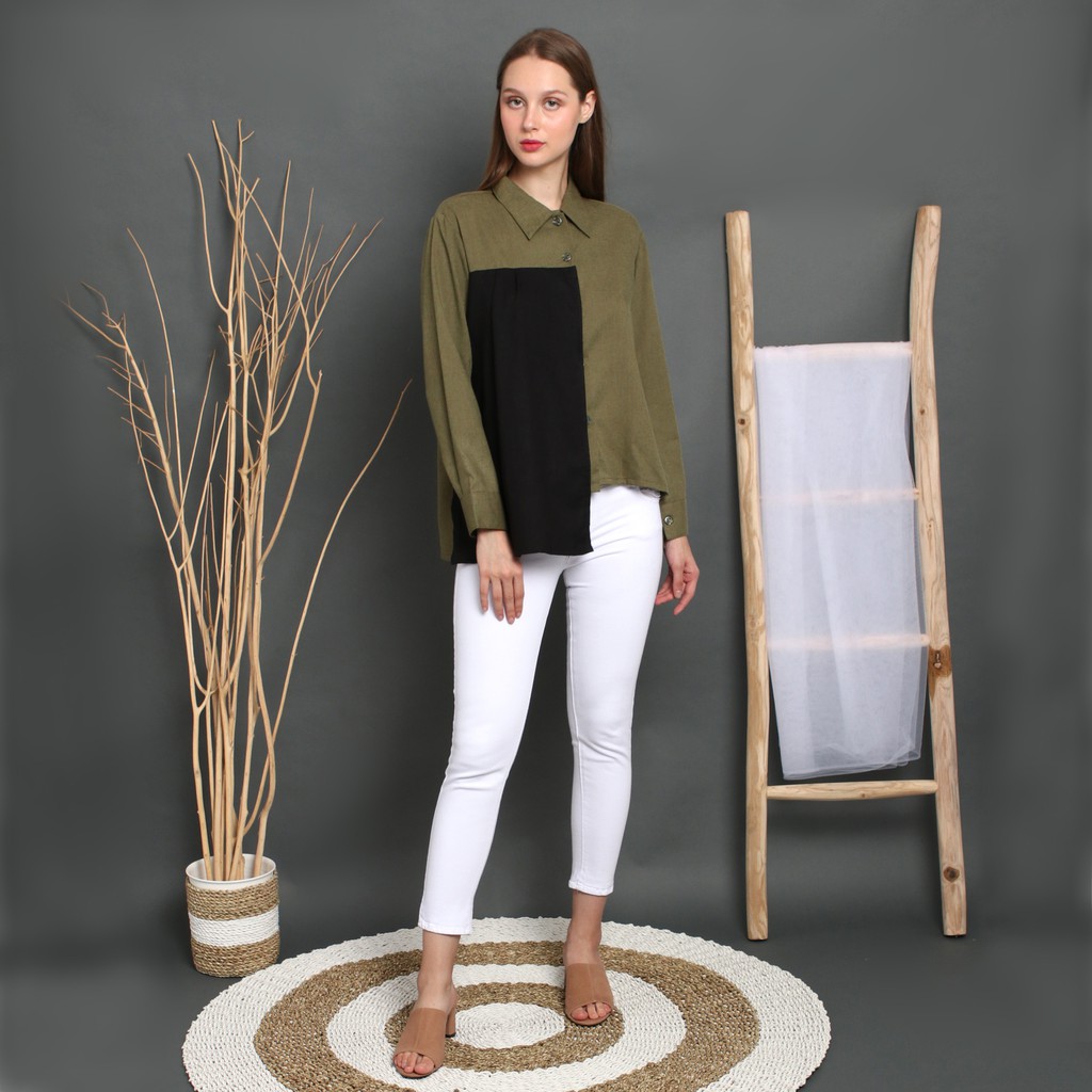 เสื้อเชิ้ต Blusha Bergenia สําหรับสตรี - batik_dirga.th - ThaiPick