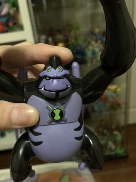 Ultimate Humungousaur Toy Figure From Ben 10 Alien Force Stok ...