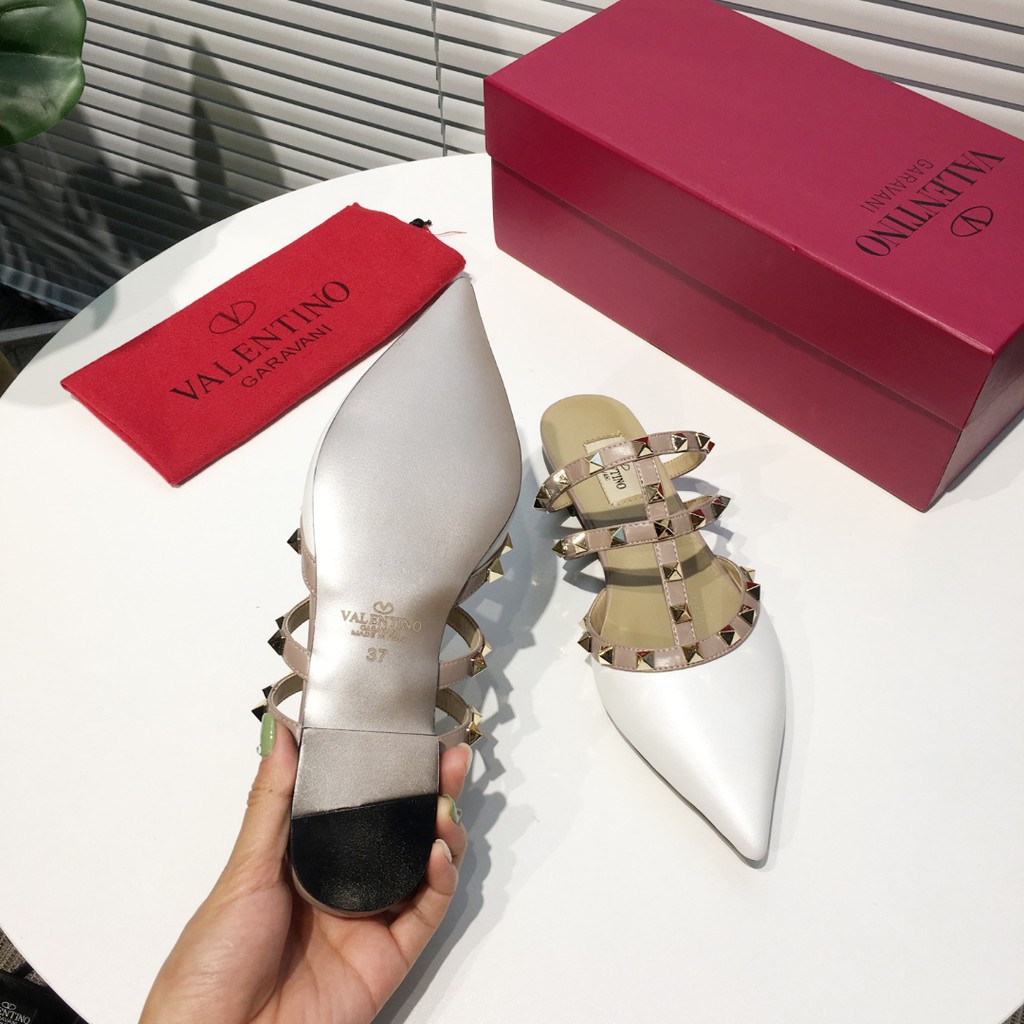 VALENTINO คลาสสิก rivet Tale ออกแบบรองเท้าส้นสูงรองเท้าผู้หญิงสีขาว ...
