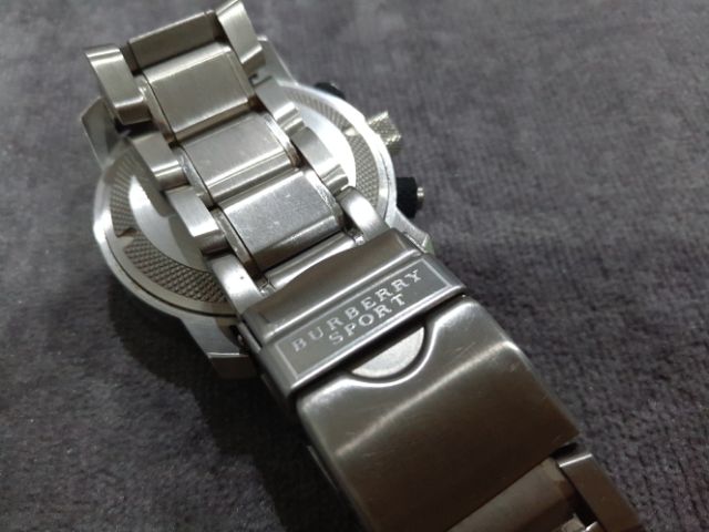 นาฬิกา burberry สายเหล็ก สีเงิน - hugtawa - ThaiPick
