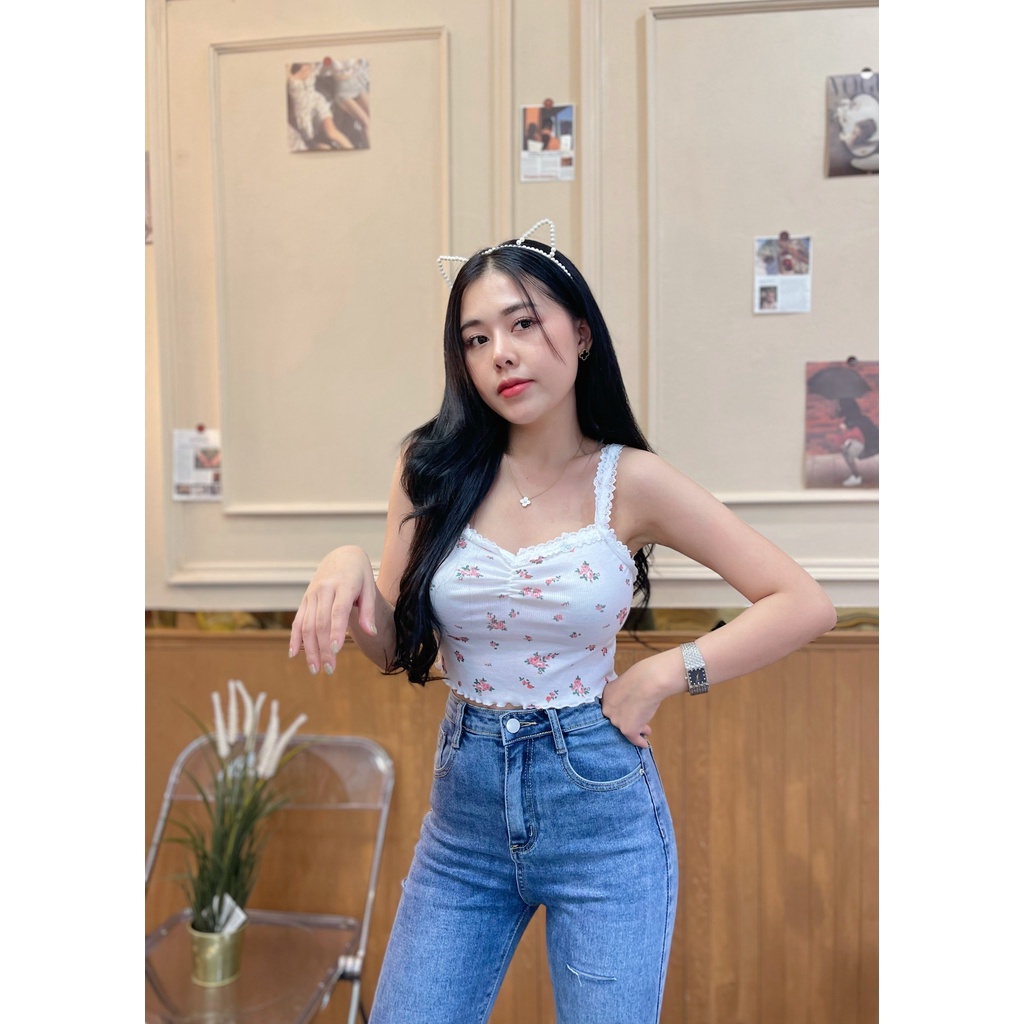 SpinnyHouse ครอปสายเดี่ยว แต่งลูกไม้ ทรงน่ารักม้าก️ผ้ายืดเยอะนิ่ม️จะอดใจไหวเหรอทรงKOREA มาตำจ้า ...