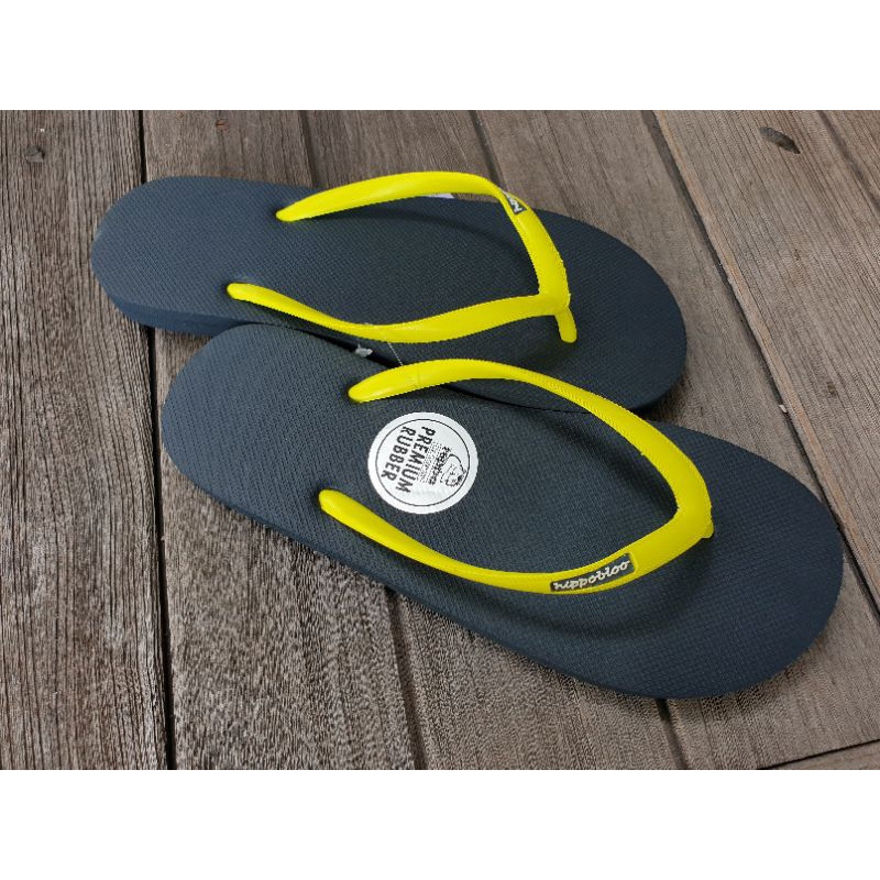 รองเท้าแตะ hippo bloo สีดำสายเหลืองมะนาว - hippobloo_pordee - ThaiPick
