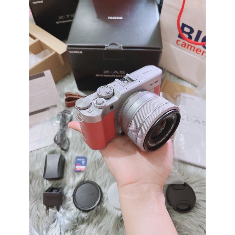 Fuji xa5 สีชมพู สภาพสวยดี อุปกรณ์ครบชุด มีกล่อง ใช้งานได้เลย หน้าจอติดฟิมไว้ลอกออกได้ มีแถมฟิม ...