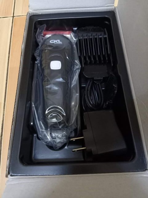 CKL HAIR CLIPPER MODEL CKL-1992 เครื่องตัดผมแบบไร้สายมีหน้าจอแสดงผลของแบตเตอรี่เป็นเปอร์เซ็นต์ ...
