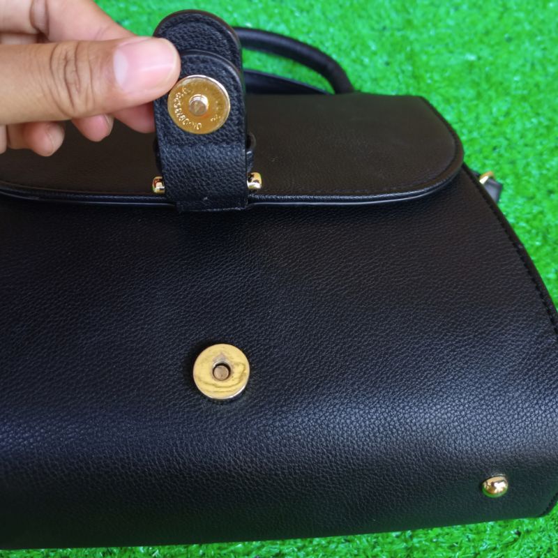 กระเป๋าถือทรงทำงาน คอสบอดี้ได้ st. Scott London สภาพดี งานสวย ใช้ได้ ...