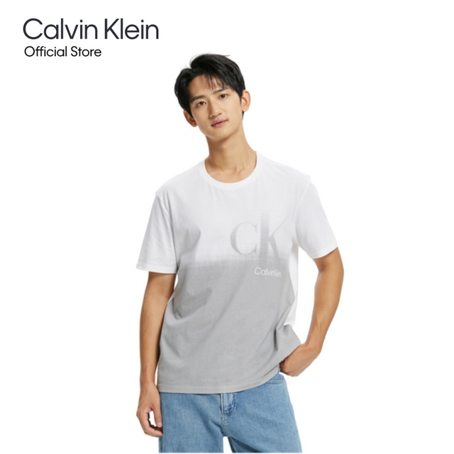 (ลดอีก 20 พิมพ์ 20MALL88) Calvin Klein เสื้อยืดผู้ชาย ทรง Regular สีขาว ...