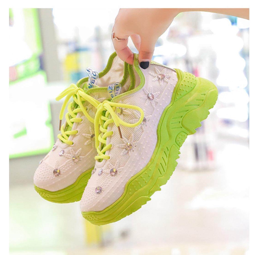 Jadine รองเท้าผ้าใบผู้หญิง สไตล์เกาหลี น้ำหนักเบาสวมใสง่ายสบาย เสริมส้น ...