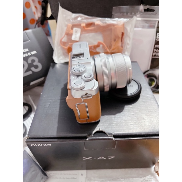 Fujifilm xa7 สีน้ำตาลคาราเมล พร้อมเลนส์ฟิกXF23 F2 WR อยากได้ภาพถ่ายสวยๆแนะนำเลยคะ ครบกล่องสภาพ ...