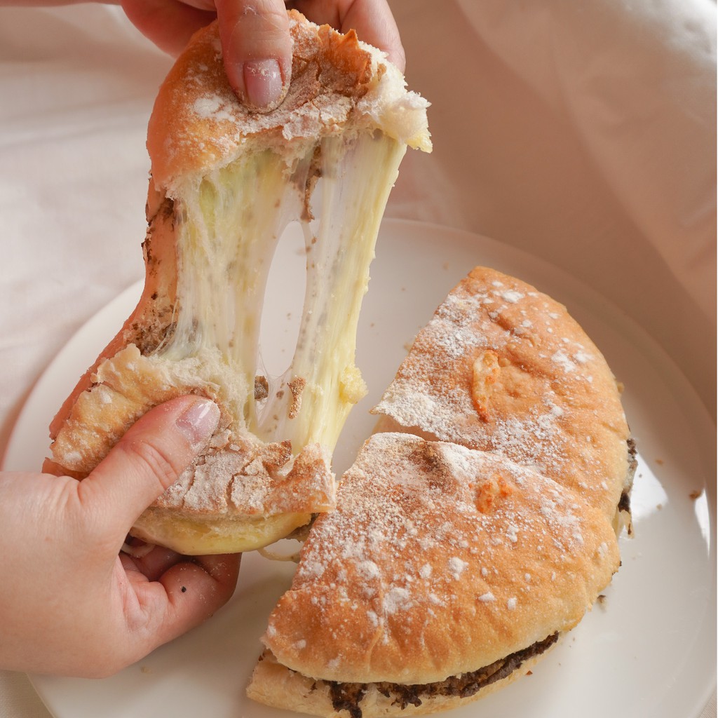 Truffle Cheese Bread (ขนมปังทรัฟเฟิ้ลชีส) by Madame Tuang มาดามตวง ...