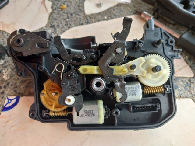 ชุดซ่อมกลอนประตู เซ็นทรัลล็อค หน้าซ้าย หลังซ้าย BMW E90 51217202143 ...