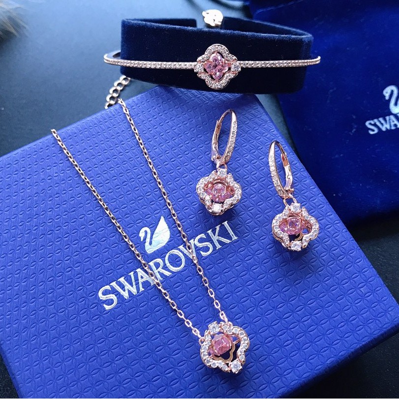 SWAROVSKI(สวารอฟสกี้) SPARKLING DANCE CLOVER สร้อยข้อมือคริสตัล 5516476 ...