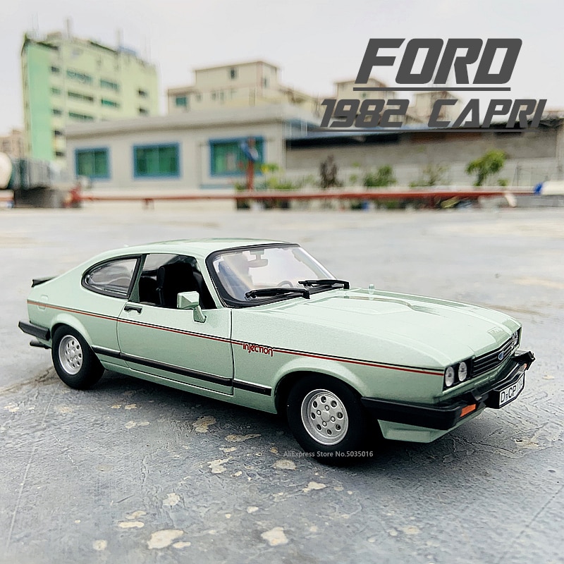 Bburago 1:24 1982 Ford Cari alloy car model diecast model original ...