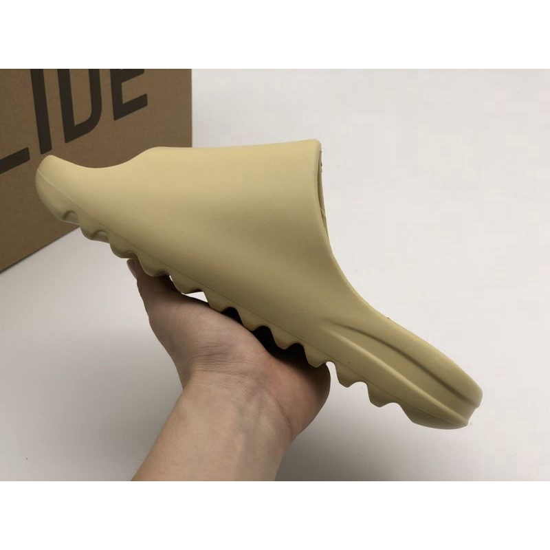 ต้นฉบับ Kanye West x รองเท้าแตะสีเหลือง Adidas Yeezy Slide ใช้โฟม EVA ...