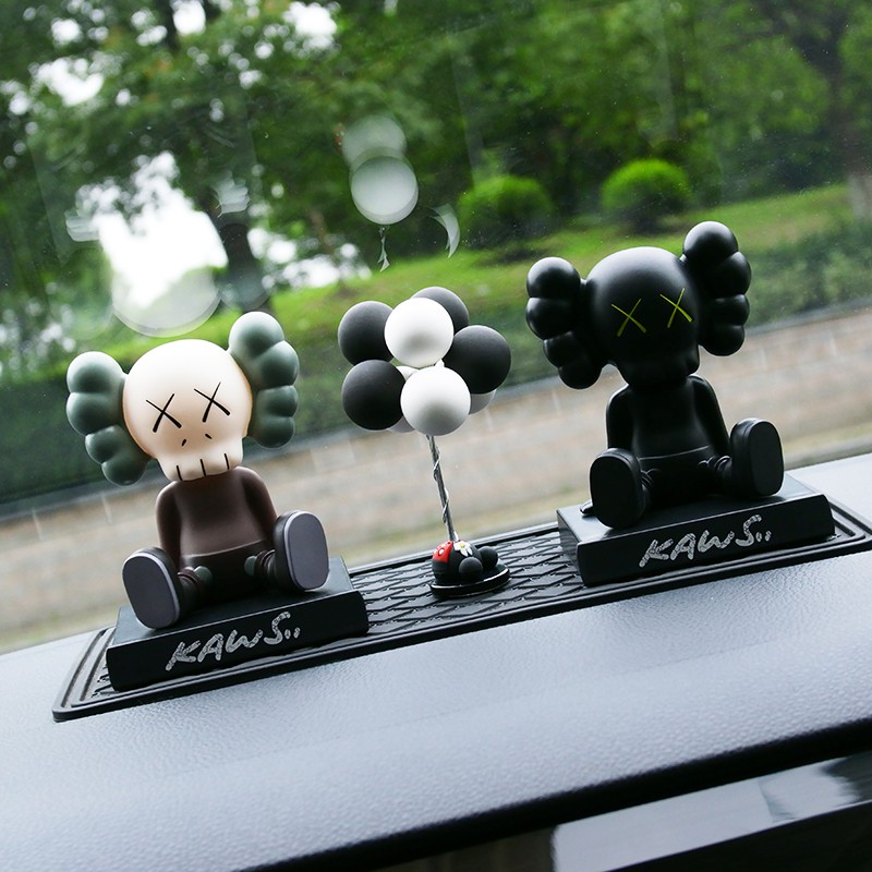 Creative trend kaws shaking head doll hand-made car ornaments car ...