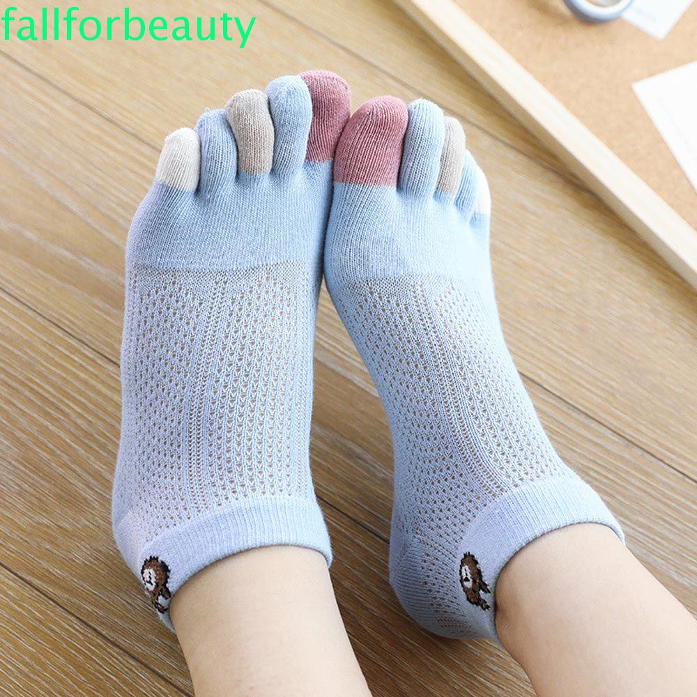 FALLFORBEAUTY Cute Five Finger Socks Breathable Bear Toe Socks Hollow ...