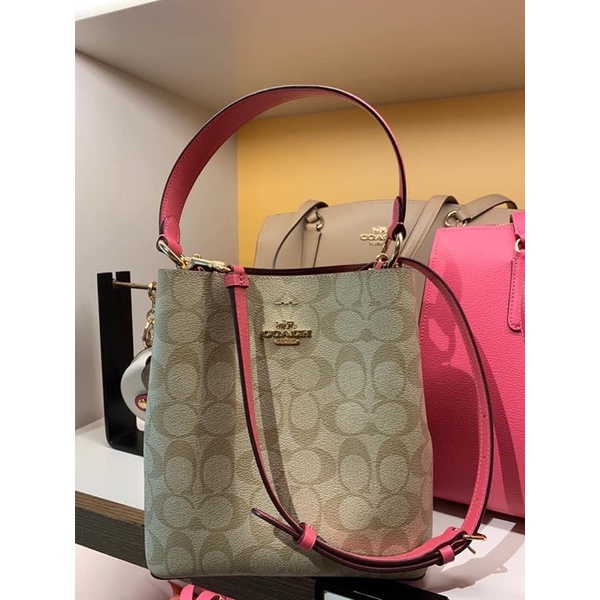 พร้อมส่ง แท้ New Coach รุ่น SMALL TOWN BUCKET BAG IN SIGNATURE CANVAS ...