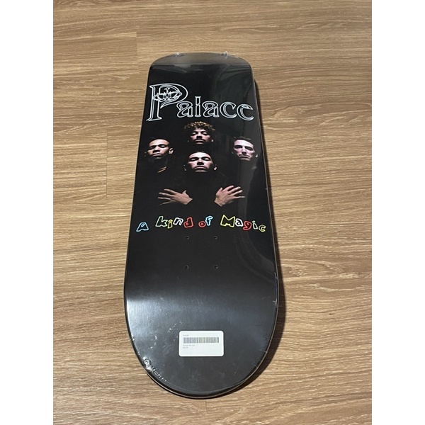 PALACE 8.6 IT'S A KINDA MAGIC SKATEBOARD DECK BLACK | Shopee Thailand