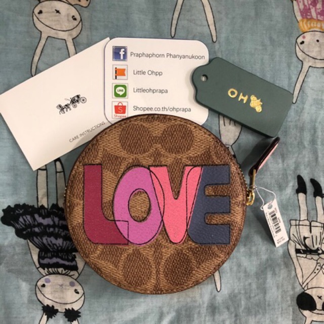 coach Round Coin Case In Signature Canvas With Love Print | Shopee Thailand