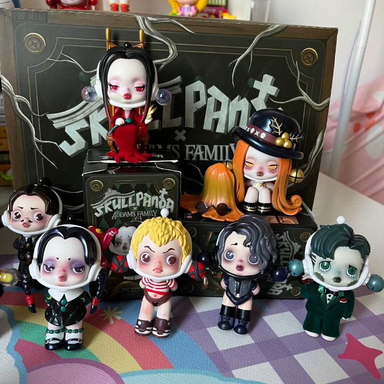 ของแท้POPMART Skullpanda Addams Family Blind Box Set 12 แบบ ตุ๊กตาฟิกเก ...