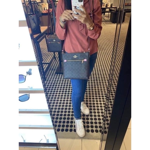 พร้อมส่ง แท้ New Coach ROWAN FILE BAG IN SIGNATURE CANVAS (COACH C1554 ...