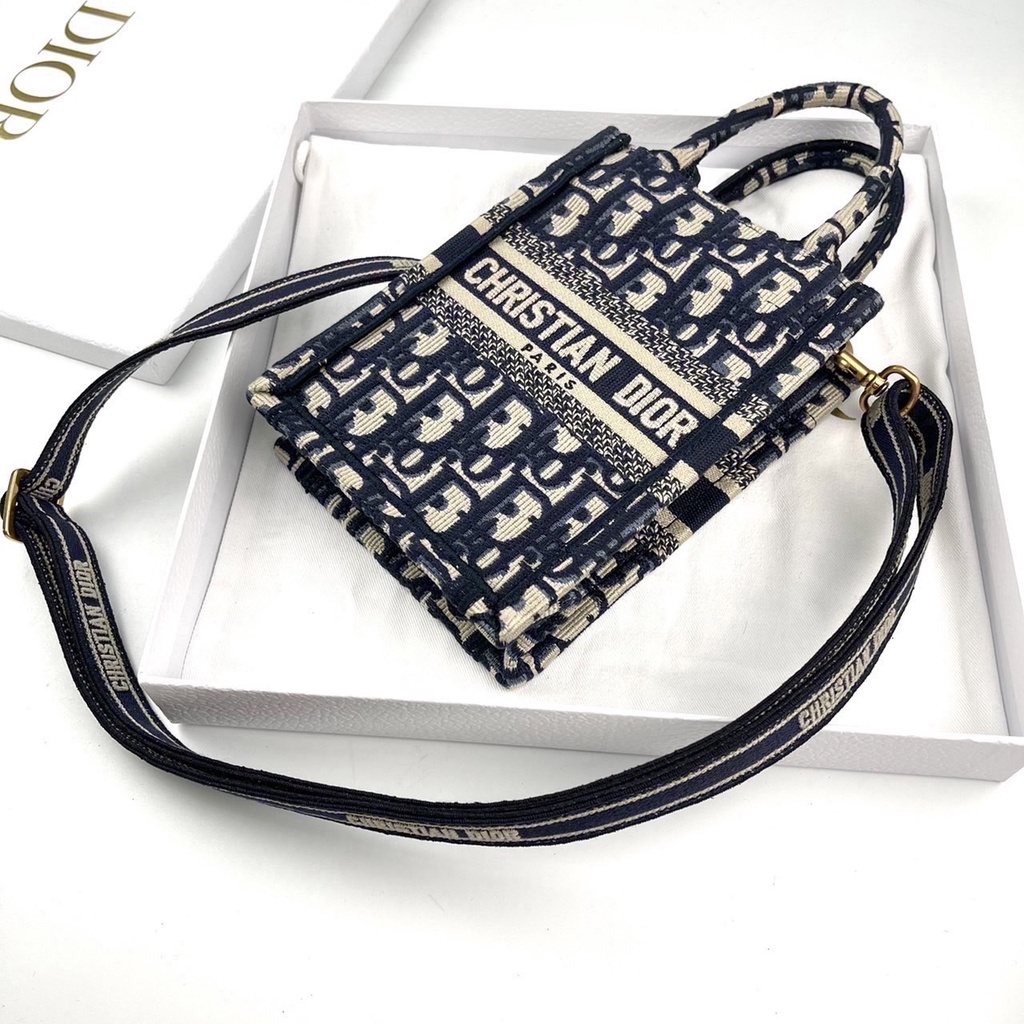 Dior Mini Tote Phone Bag ถูกที่สุด พร้อมโปรโมชั่น มิ.ย 2023|BigGoเช็ค ...