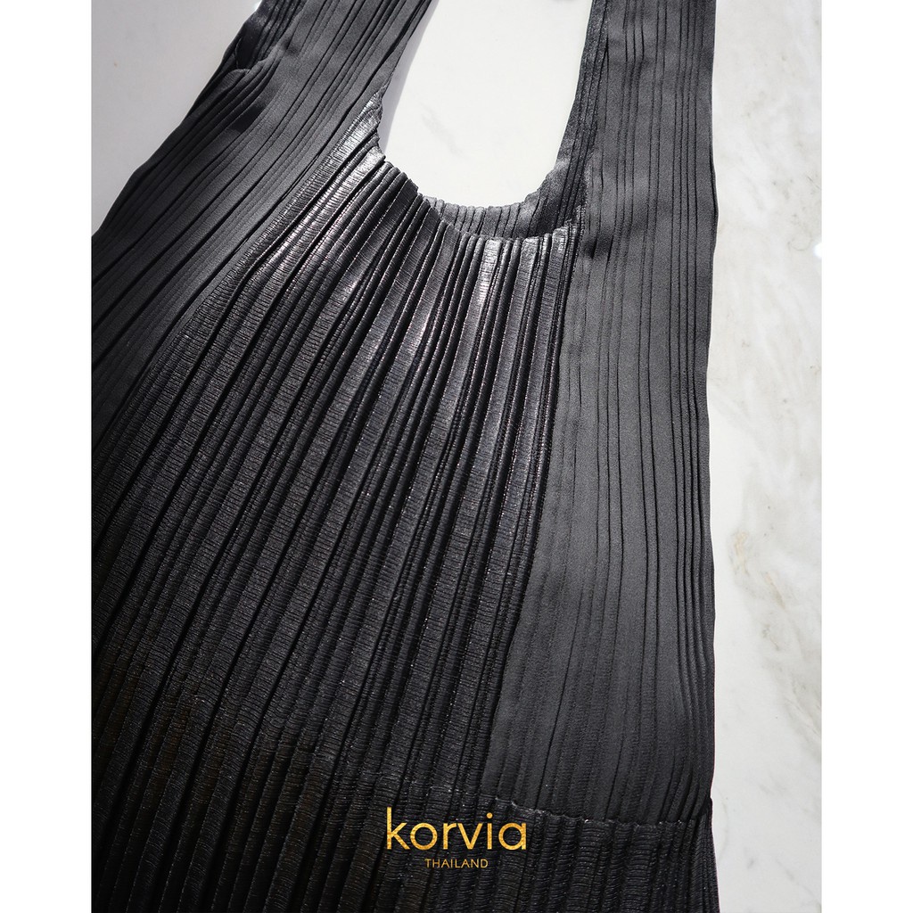 Korvia กระเป๋าผ้าพลีทสีดำ รุ่นเมทัลลิค Shine At Midnight - Black ...