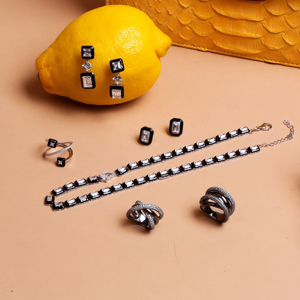 SWAN - Monochrome Magic EM Ring แหวนเงินแท้ ชุบสี enamal ฝังเพชรคิวบิก ...