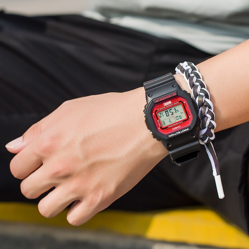 Casio G Shock นาฬิกาข้อมือผู้ชาย สีดำ สายเรซิ่น รุ่น G 5600e 1dr