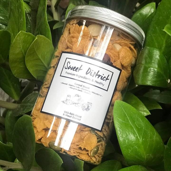 Sweet District Caramel Cornflake Cereal Snack by Sweet District คาราเมล ...