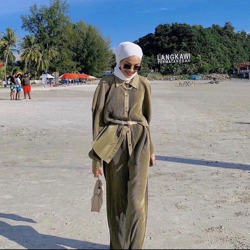 Pleath set ชุดเซ็ทอัดพลีท รุ่นนี้ทำออกมาสไตล์โอเวอร์ไซส์นะคะ เน้นใส่แบบ ...