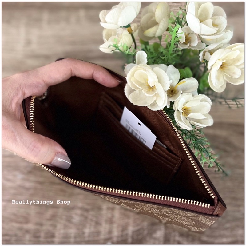 กระเป๋าคล้องมือCoach 1 ซิปไซส์ L Coach Large Corner Zip Wristlet รุ่น ...